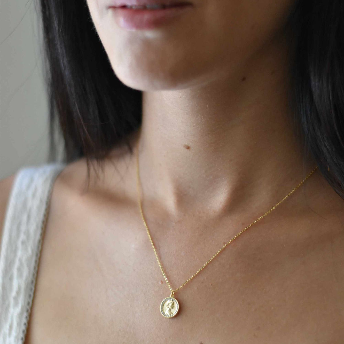Elizabeth Necklace - Queen Portrait Charm Gold Plated - Women Jewelry ...